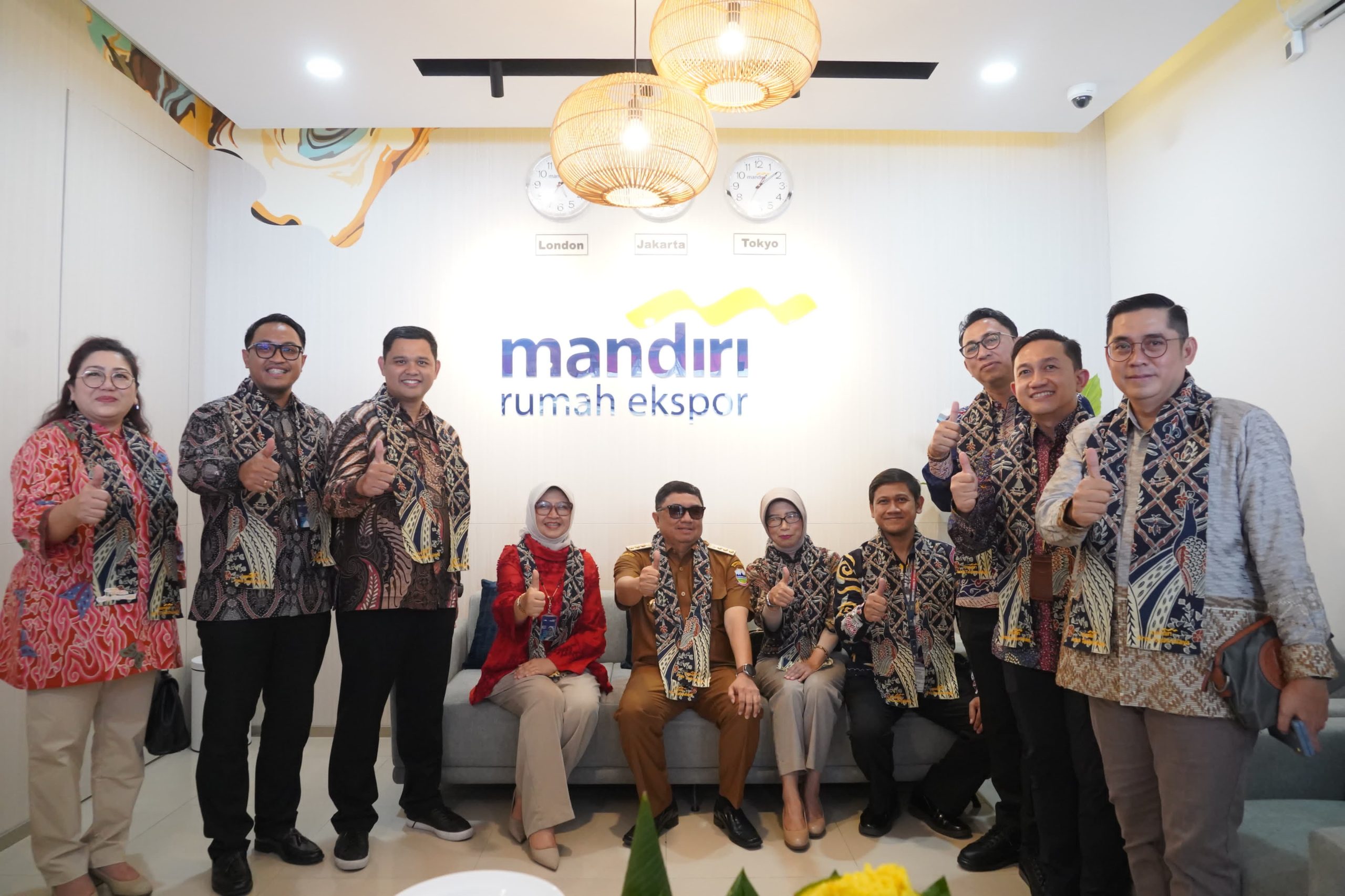 Rumah Ekspor Perdana Hadir di Garut, Bank Mandiri Dorong UMKM Tembus Pasar Global | GARUT ...